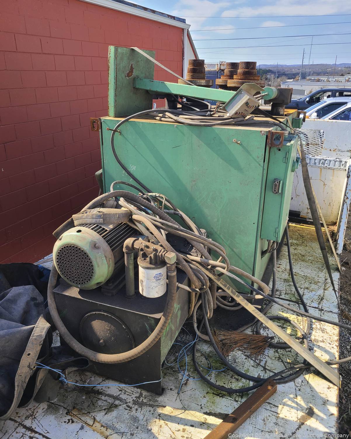 McLemore Auction Company - Auction: 1986 Chevrolet C7D042 Boom Truck ...