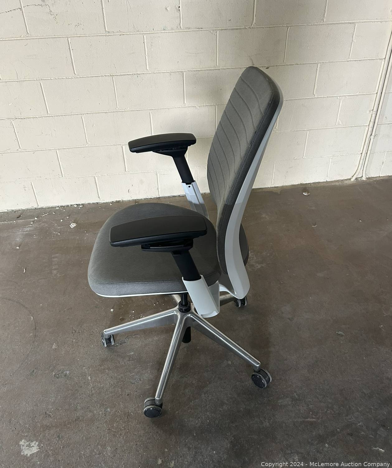 McLemore Auction Company - Auction: Surplus Executive Office Chairs ...