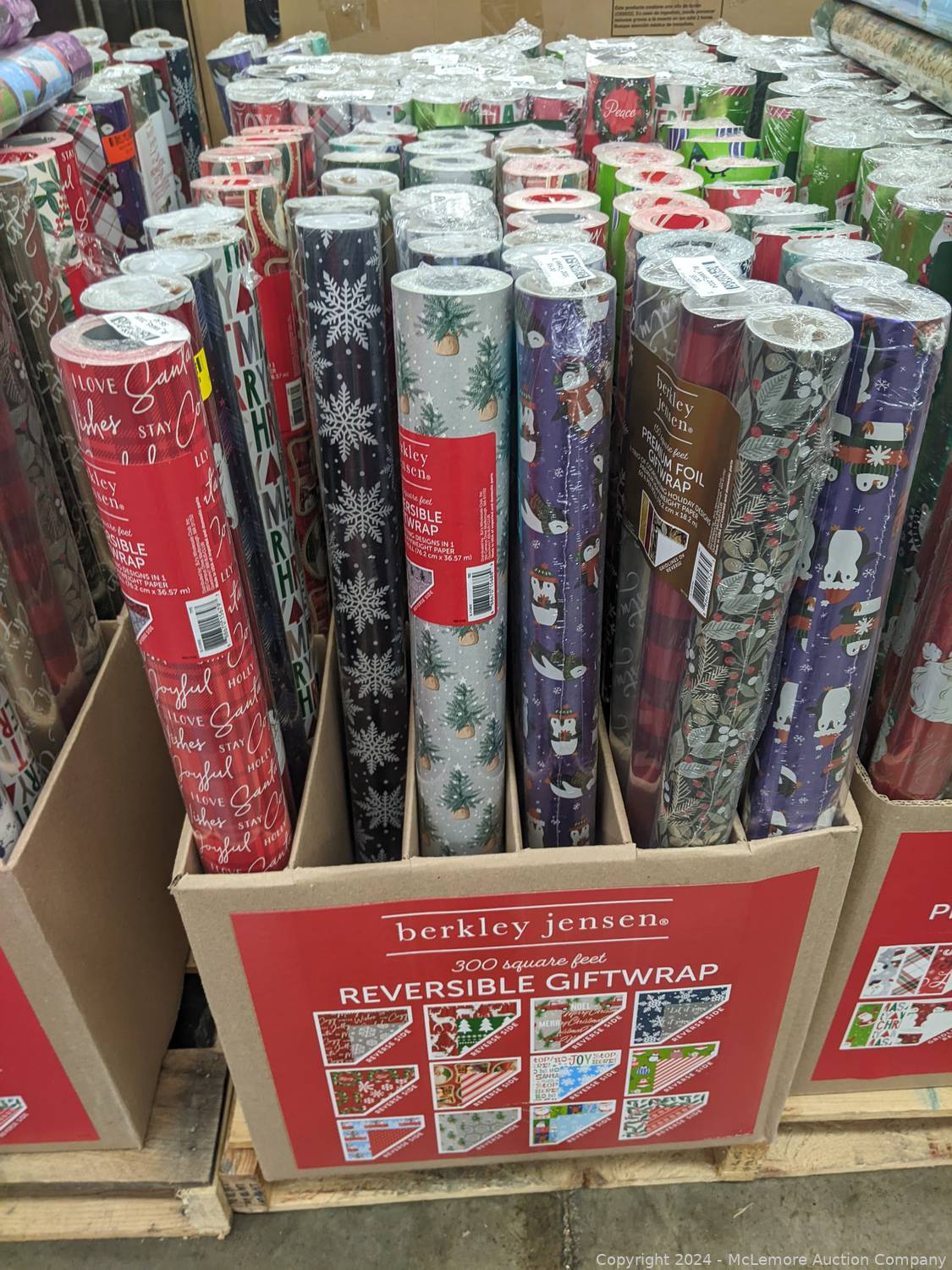 McLemore Auction Company - Auction: Essentials from the Wholesale Club You Love - Pre-Lit ...