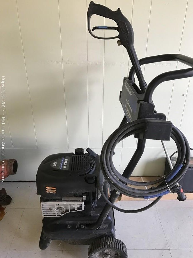 McLemore Auction Company - Auction: 2004 Catamaran Cruiser ...